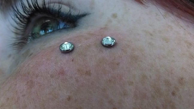 Tilum 16g Internally Threaded Flat Titanium Surface Barbell with 2mm R